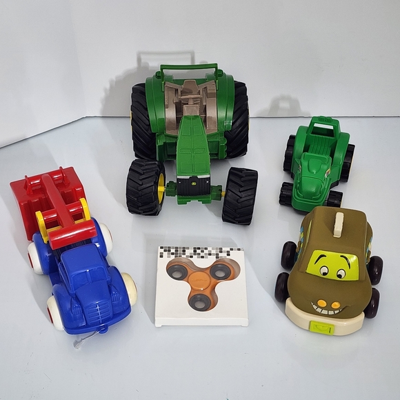 Toys | Bundle John Deere Trucks Pullback Taxi Cab Finger Spinner Blue ...